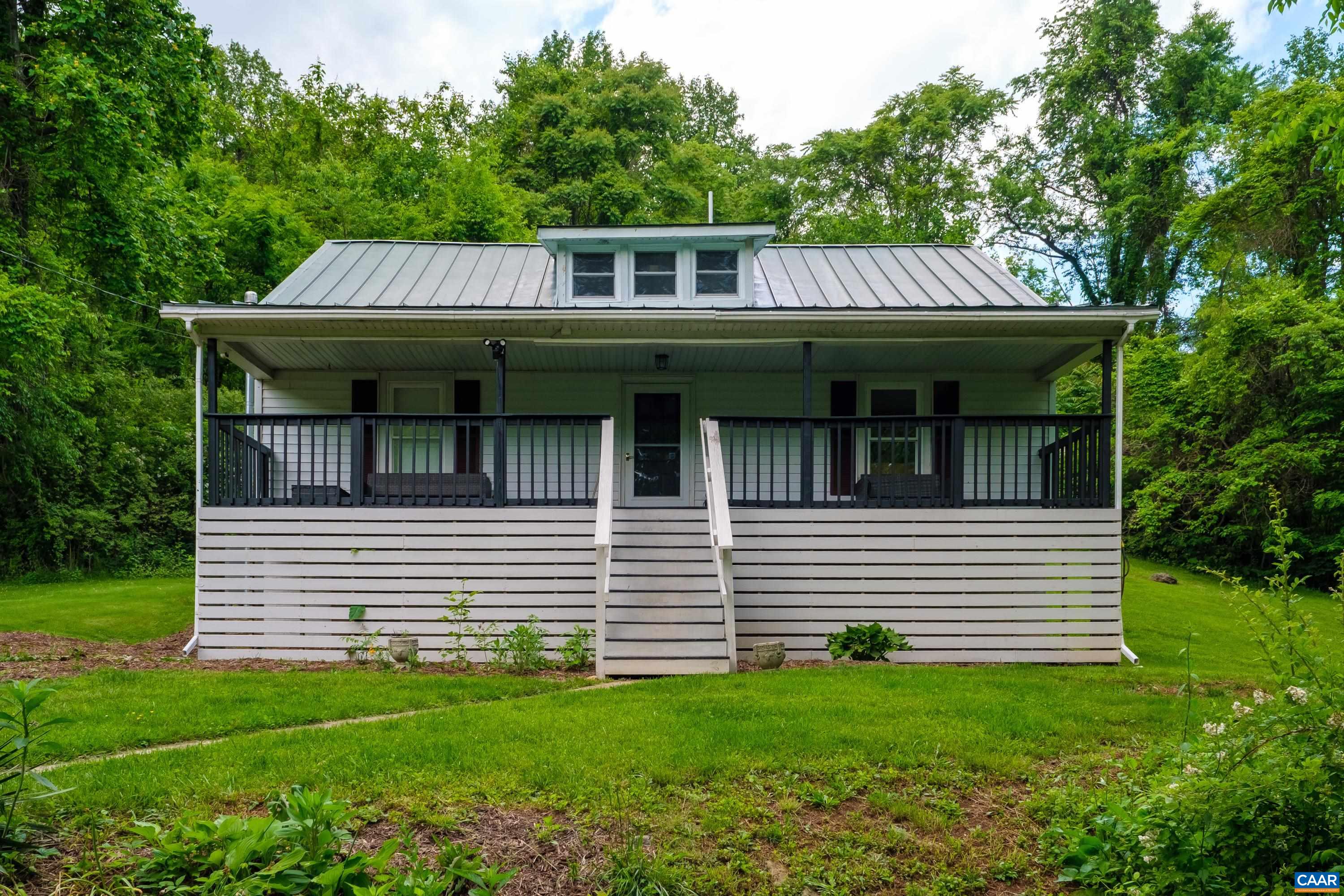 92 Rooster Ridge Rd, Roseland, Virginia for $425,000 (MLS 649738)