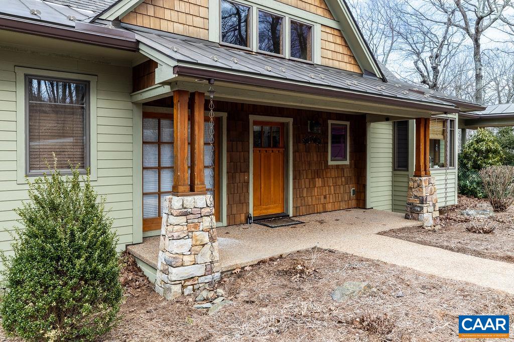 625 Fawn Ridge Dr, Roseland, Virginia for $995,000 (MLS 661620)