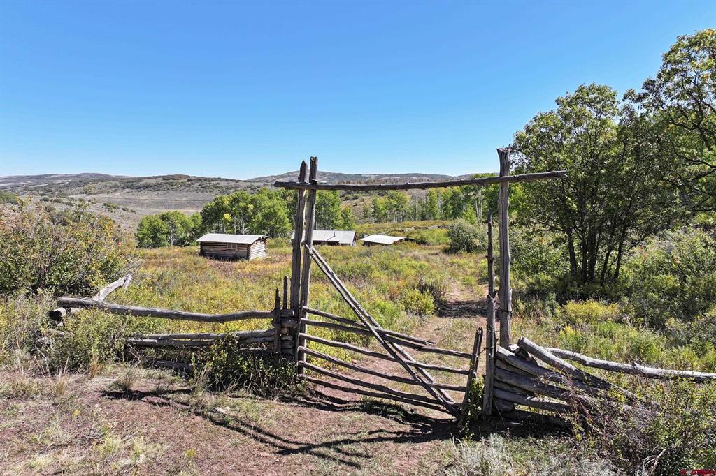 2586 26 1/10, Gateway, Colorado