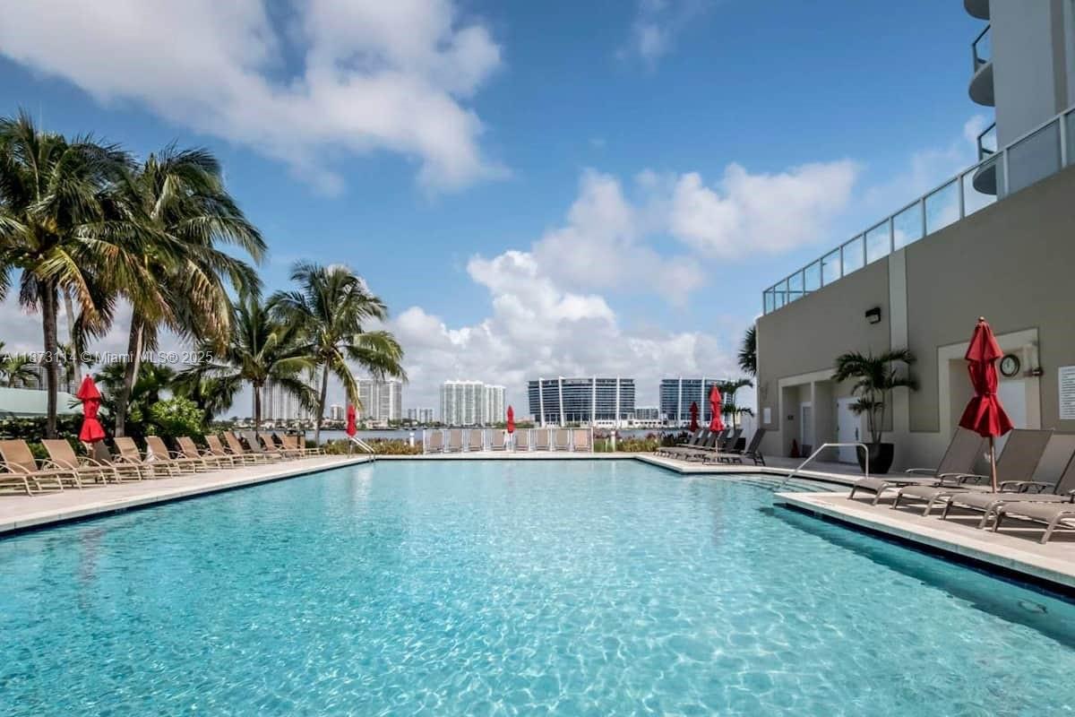 18100 N Bay Rd #809 For Rent, Sunny Isles Beach, FL 33160 Condo | ByOwner