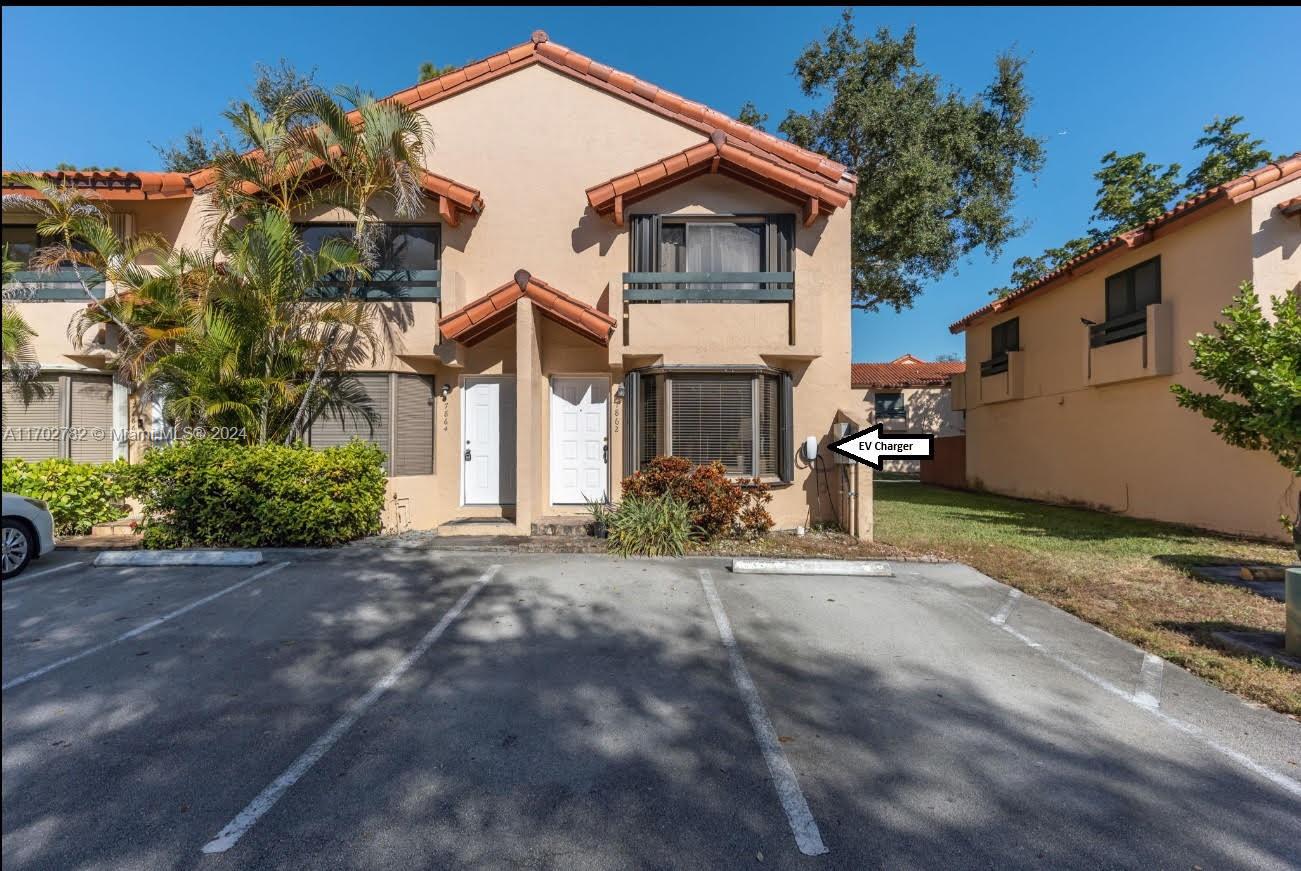 Roam | Buy 7862 SW 102nd Ln, Miami, FL with a 2.9% mortgage included.