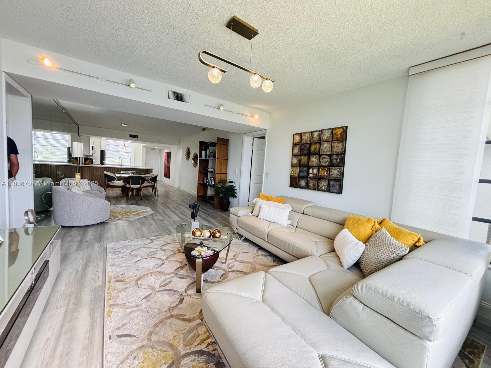 1528 Whitehall Dr #405 For Rent, Davie, FL 33324 Condo | ByOwner
